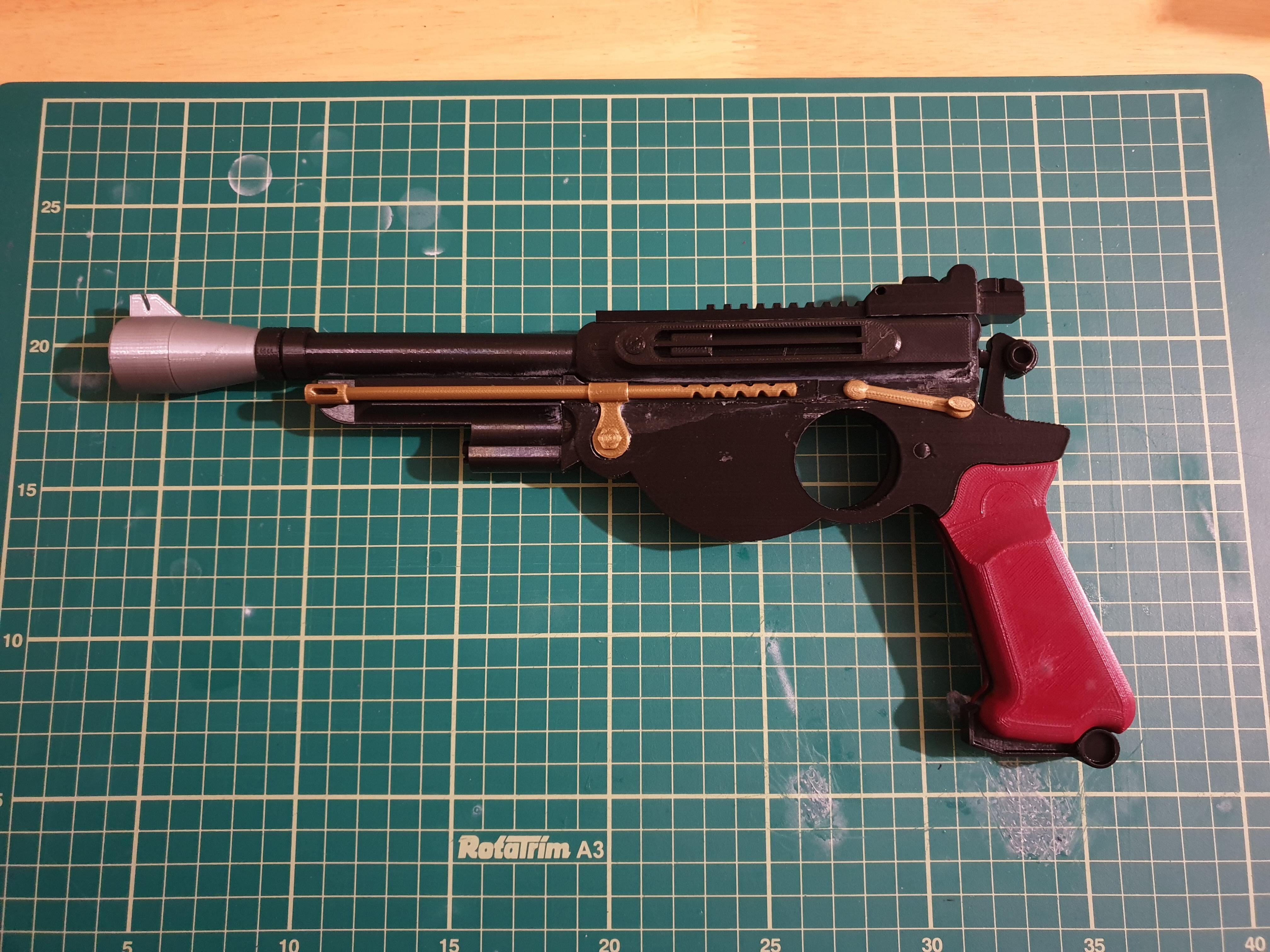 El blaster mandaloriano (versión final) imprimible en 3D・Cults