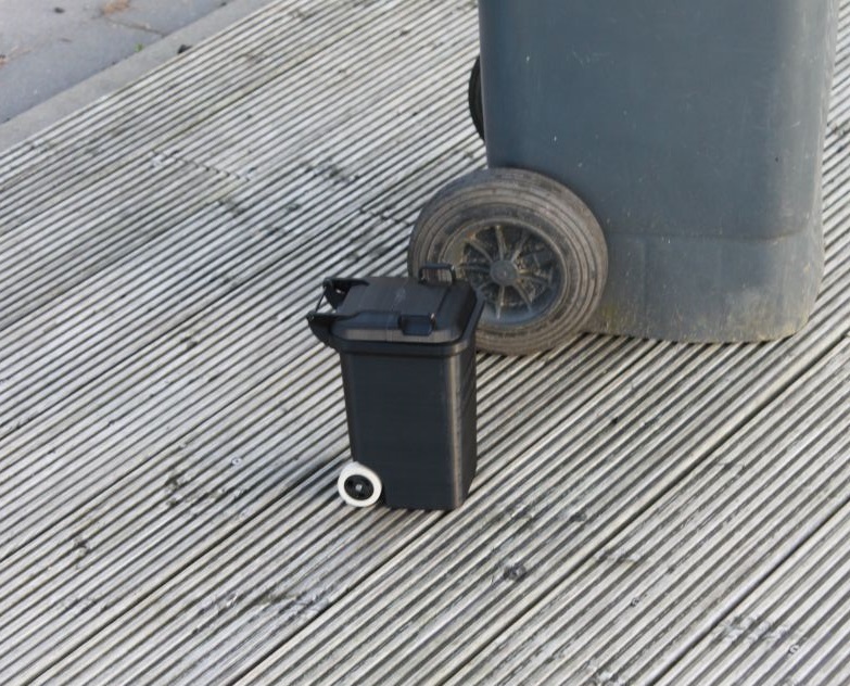 STL file Tabletop Garbage Can, Full 🎲・3D printable model to download・Cults