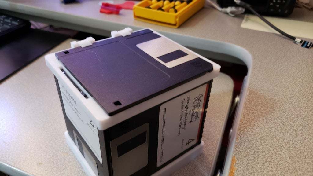 Free STL file Floppy-Box-Remix 👽・3D printing design to download・Cults