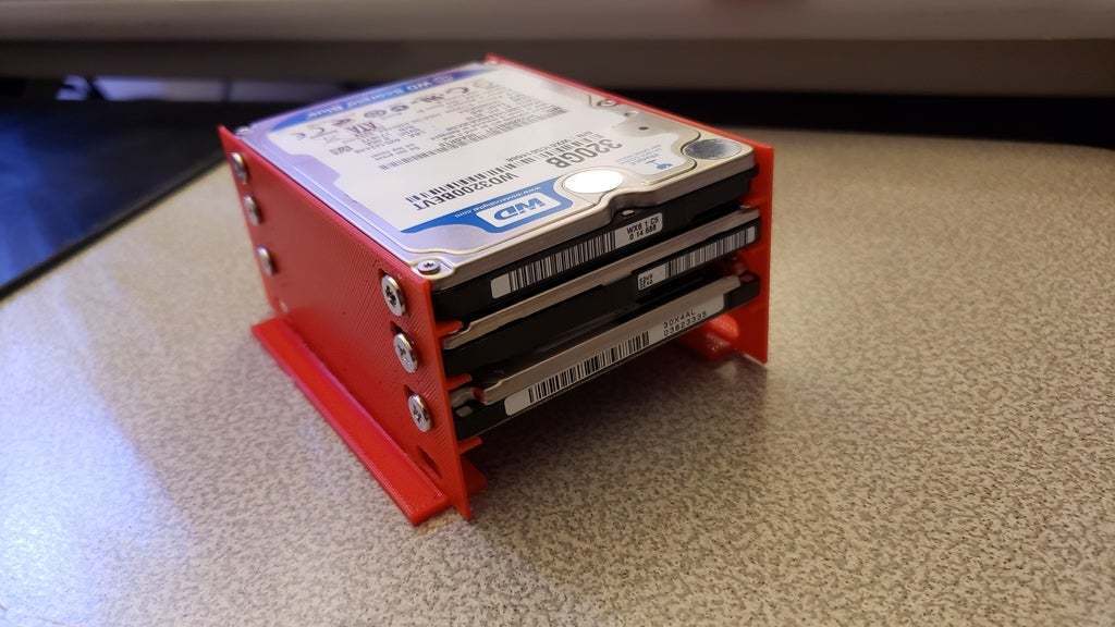 STL file Vertical Drive Tower for 2.5 HDD or SSD 🖥️ ・3D printer design ...