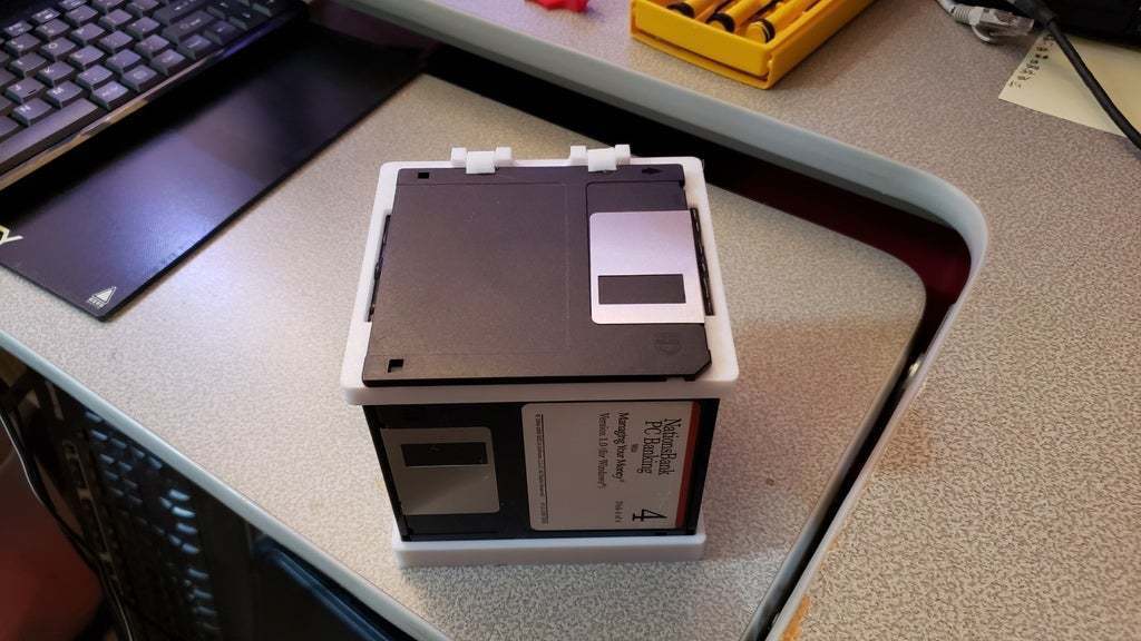 Free STL file Floppy-Box-Remix 👽・3D printing design to download・Cults