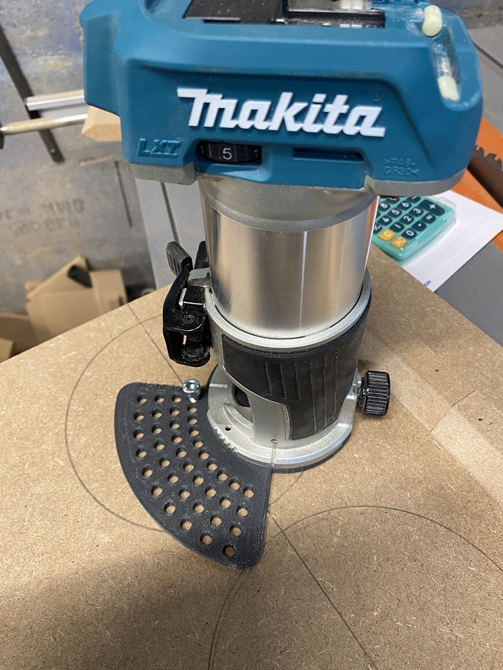 🟣 MAKITA DRT50 router circle guide・Free 3D File for ・Cults
