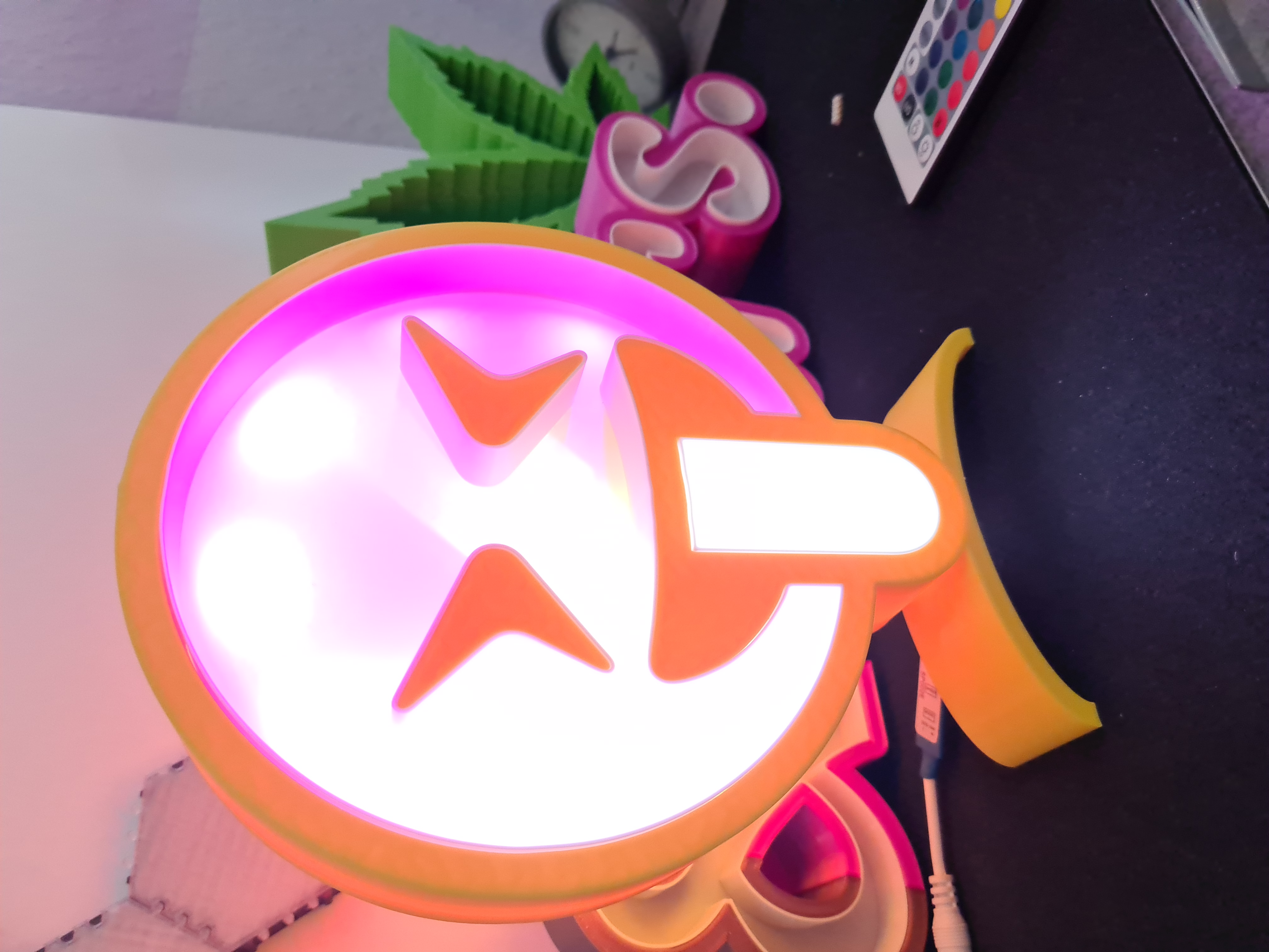 👽 Led Light Logo Emoji・ STL File for ・Cults