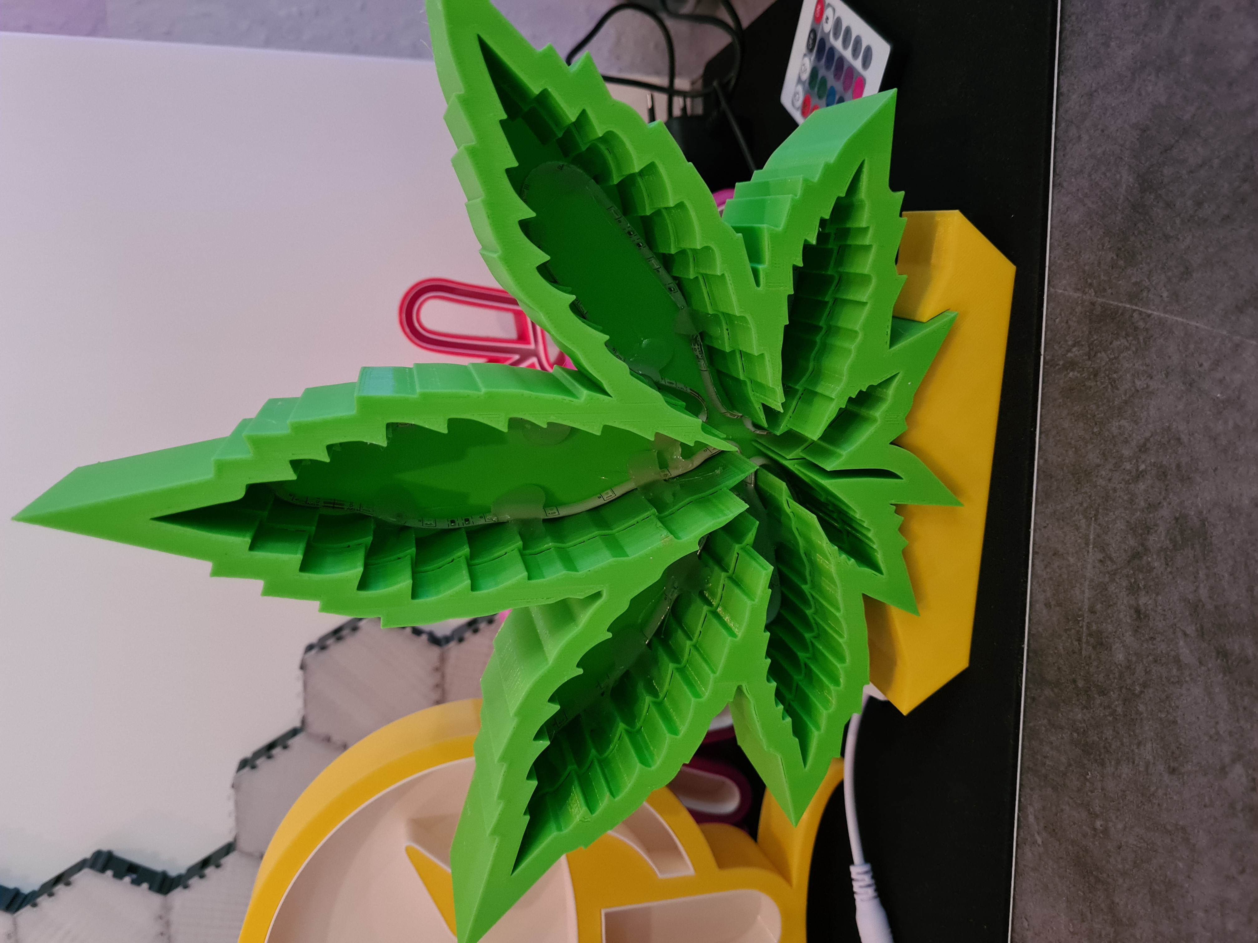STL file Weed Led Logo 👽 ・3D printer model to download・Cults