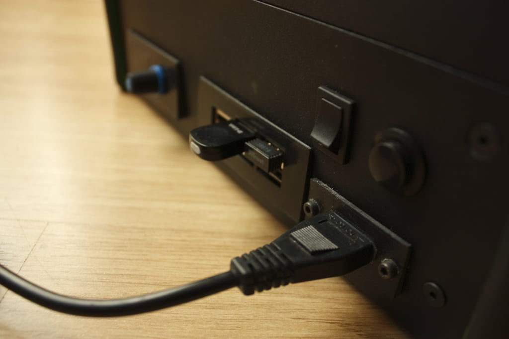 3D printed Molex male support for panel mounting・Cults