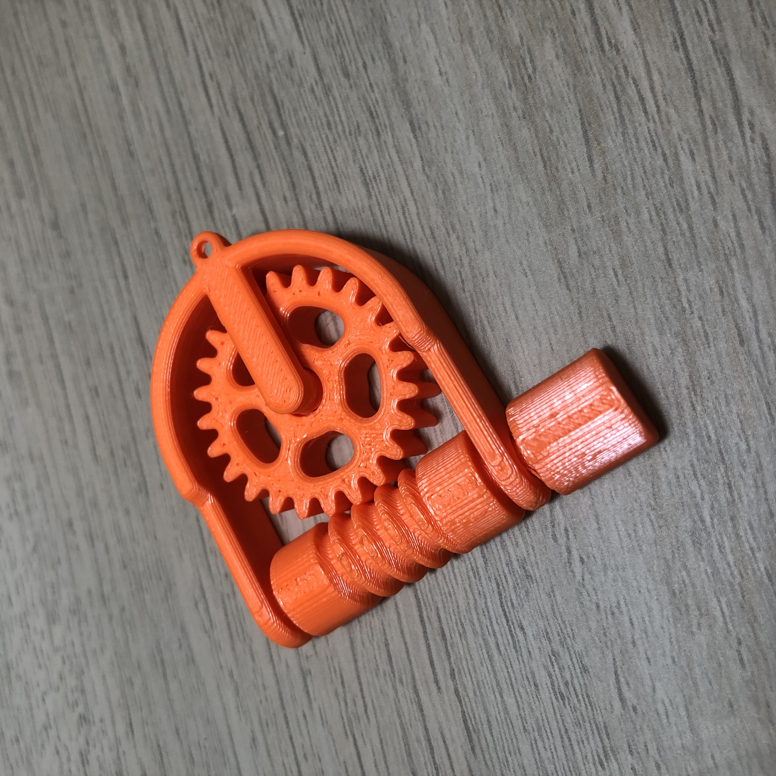 STL file Keychain - Worm Gears (Print-in-Place) 🗝️ ・3D print model to ...
