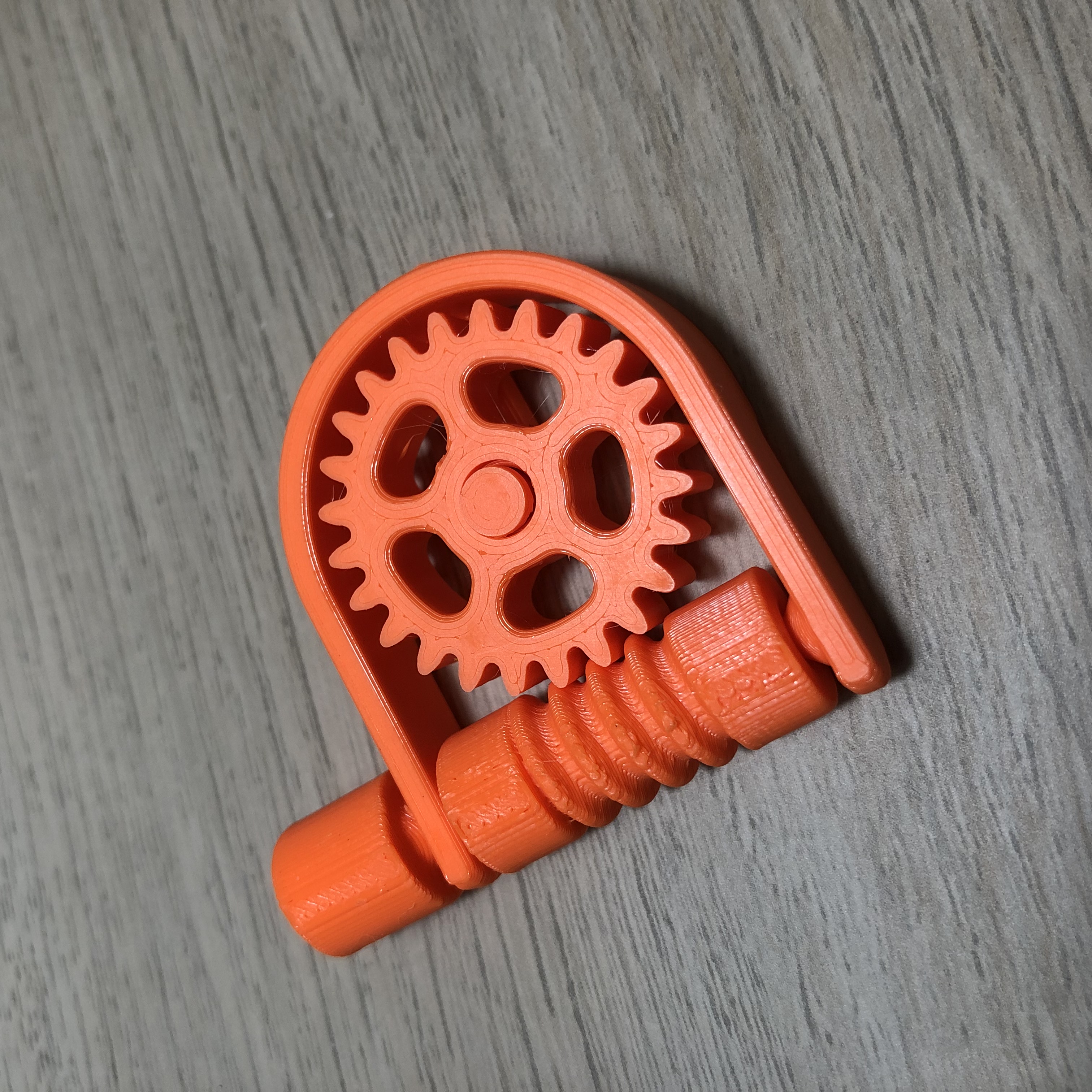 STL file Keychain - Worm Gears (Print-in-Place) 🗝️ ・3D print model to ...