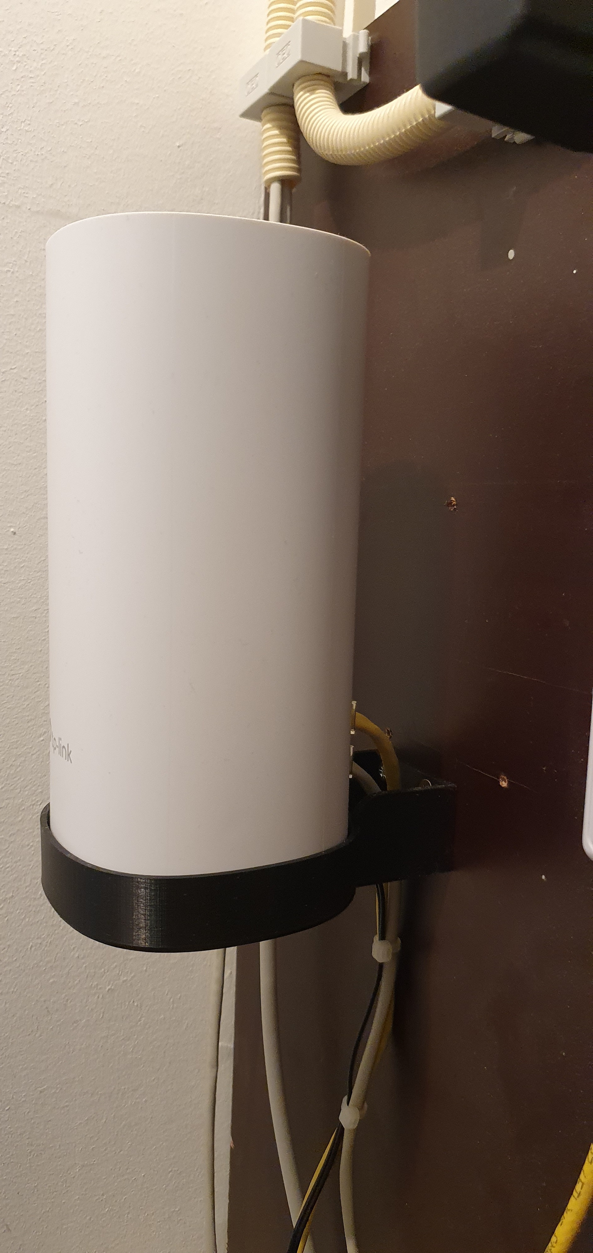 STL file TP-Link Deco M4 V2 mount 🏠 ・3D print design to download・Cults