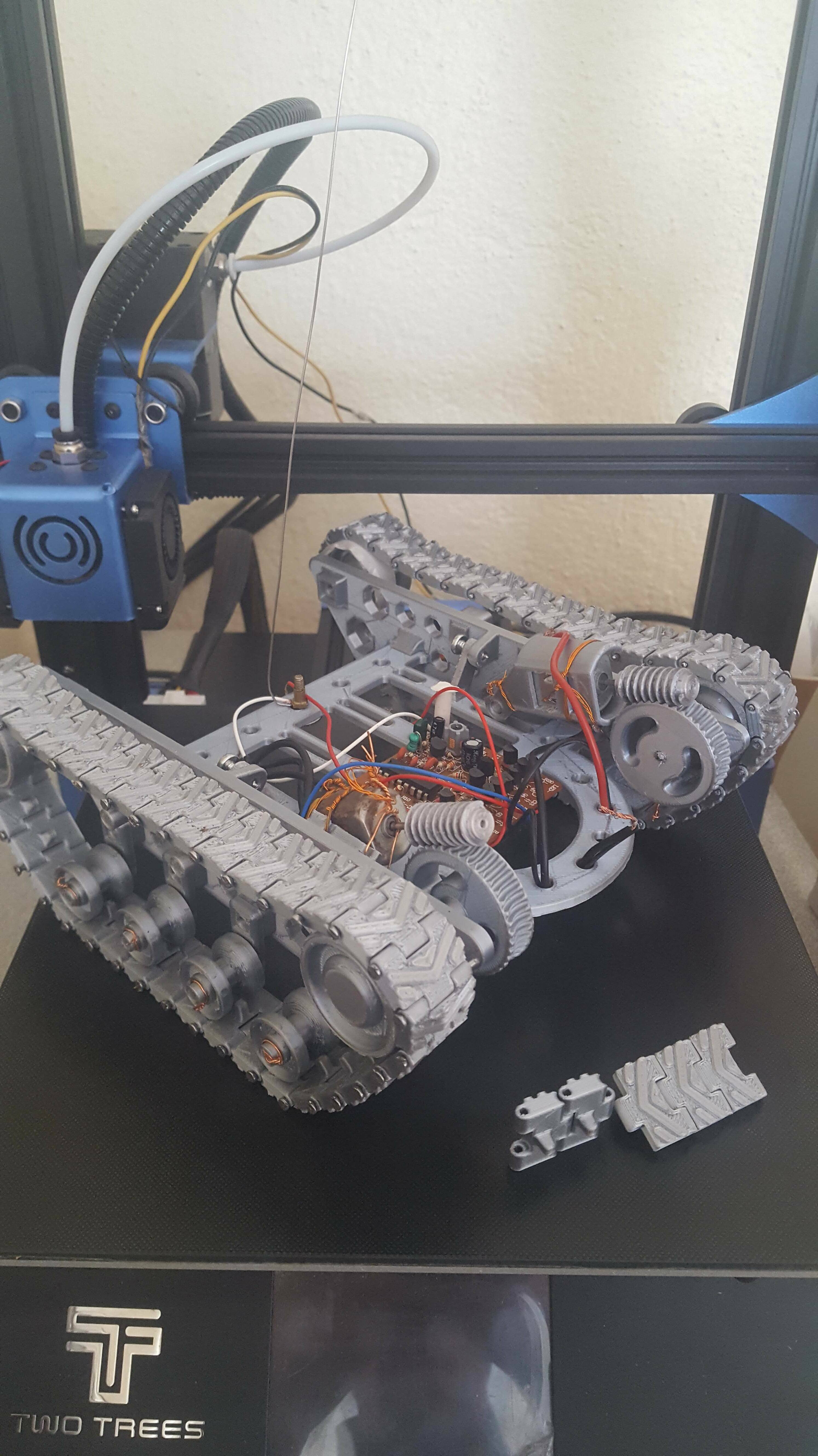 STL file RC Tank 🪖 ・3D printable design to download・Cults