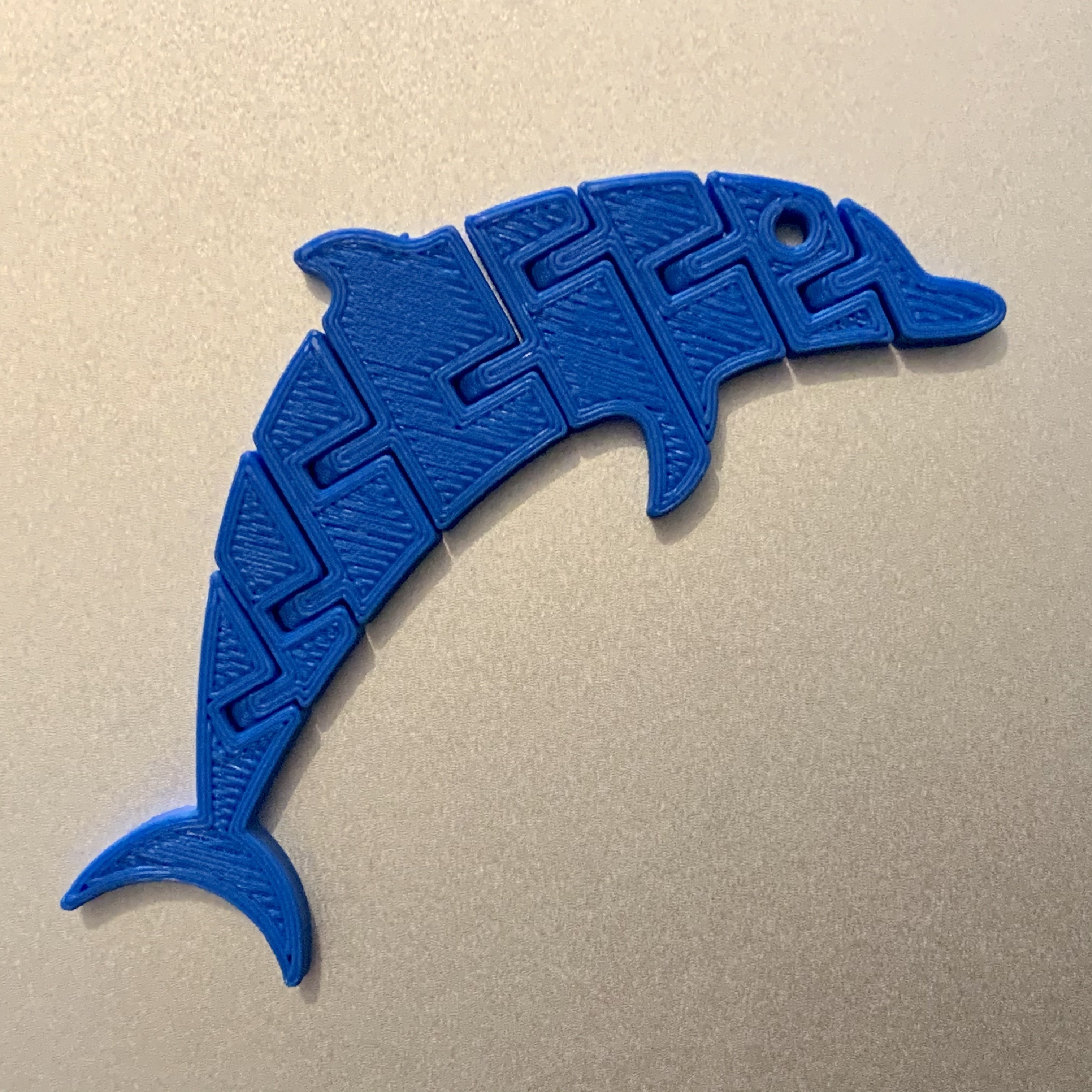 Free STL file Articulated dolphin keychain 🐬 ・3D print design to ...
