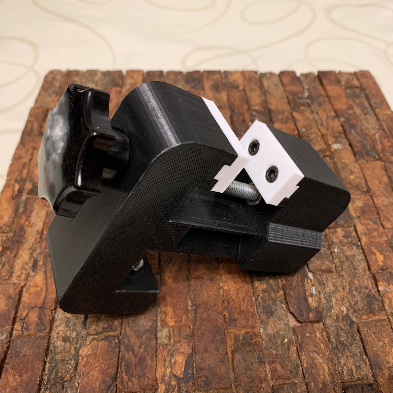 🤏 Small vice for model maker・Free STL File for ・Cults