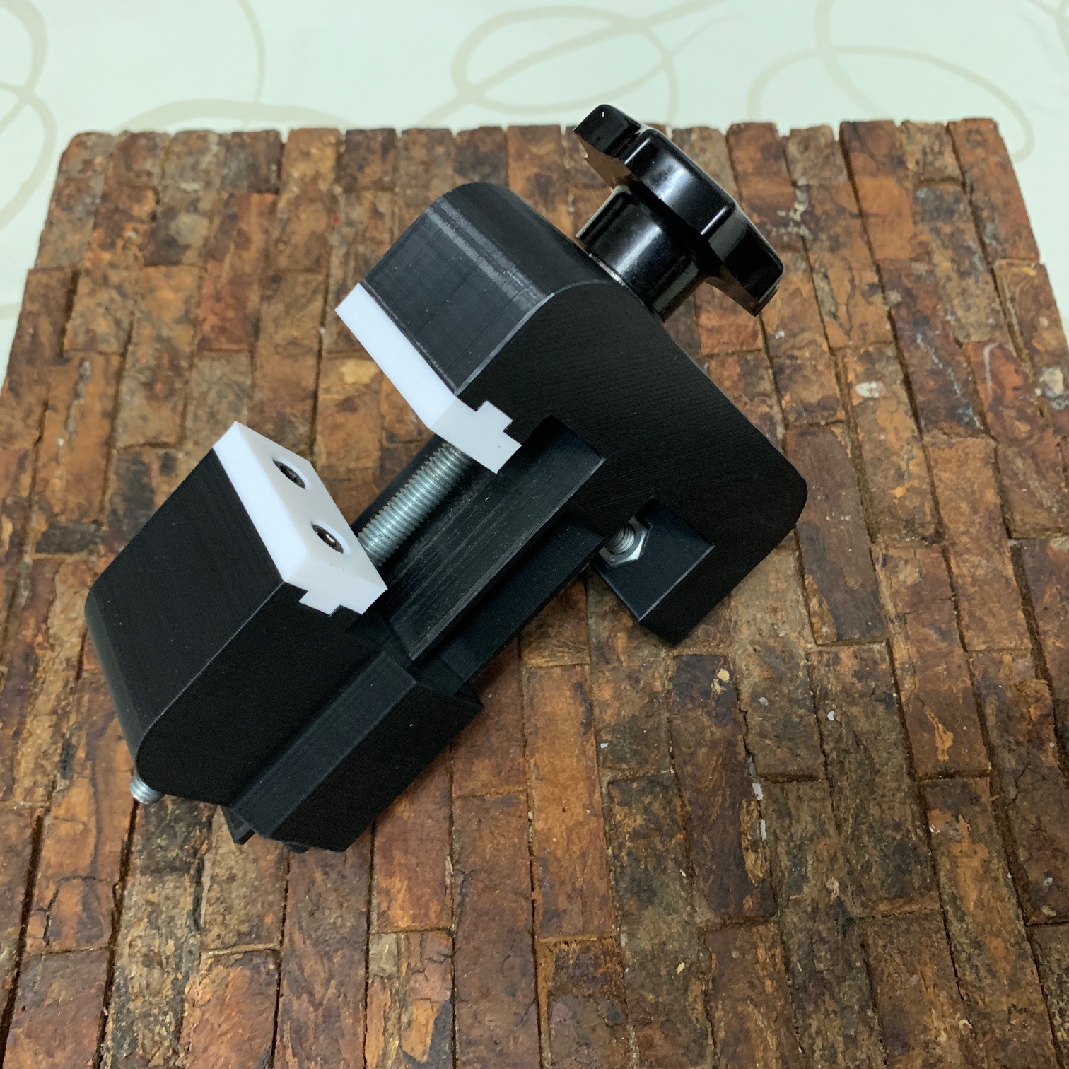 🤏 Small vice for model maker・Free STL File for ・Cults