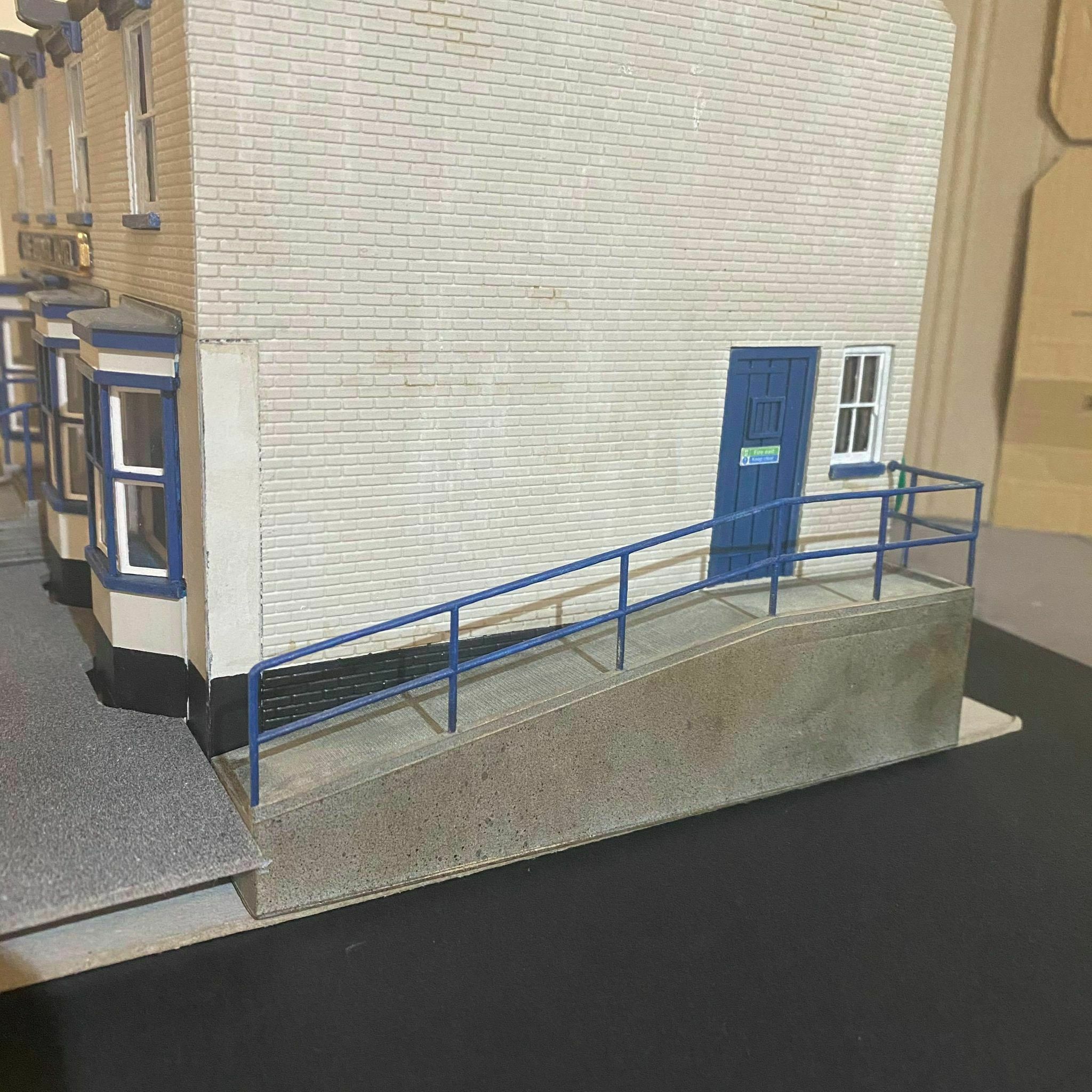 🛤️ ACCESS RAMP WITH HANDRAIL 7MM SCALE O GAUGE MODEL RAILWAY BUILDING ...