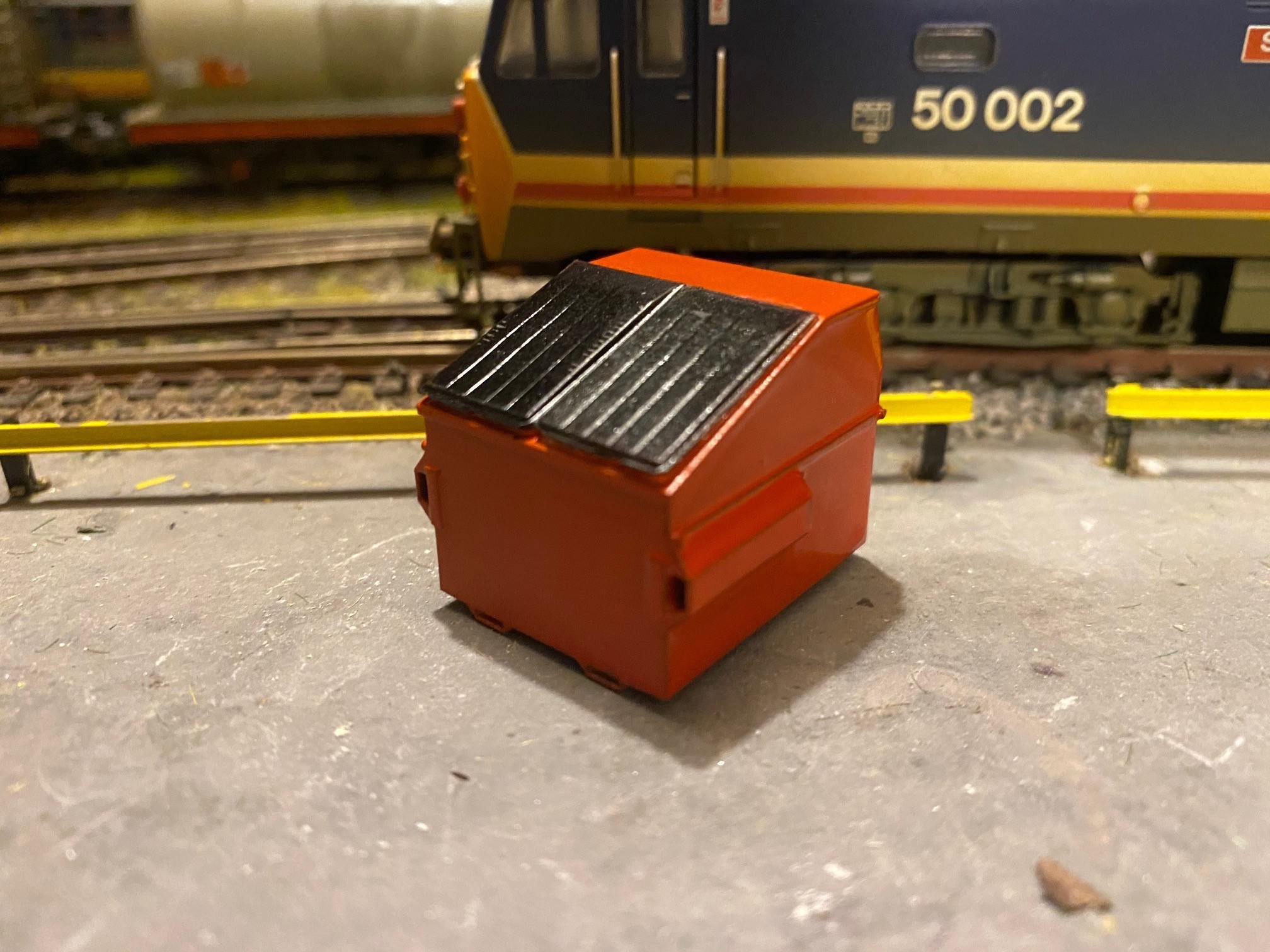 🛤️ Model Railway Waste Recycling Refuge Bin Skip Dumpster・ STL File for ...
