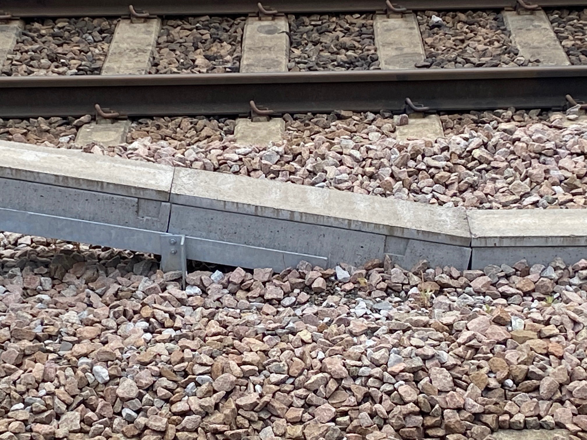 🛤️ Model Railway Concrete Lineside Trunking - Raised Section・ STL File ...