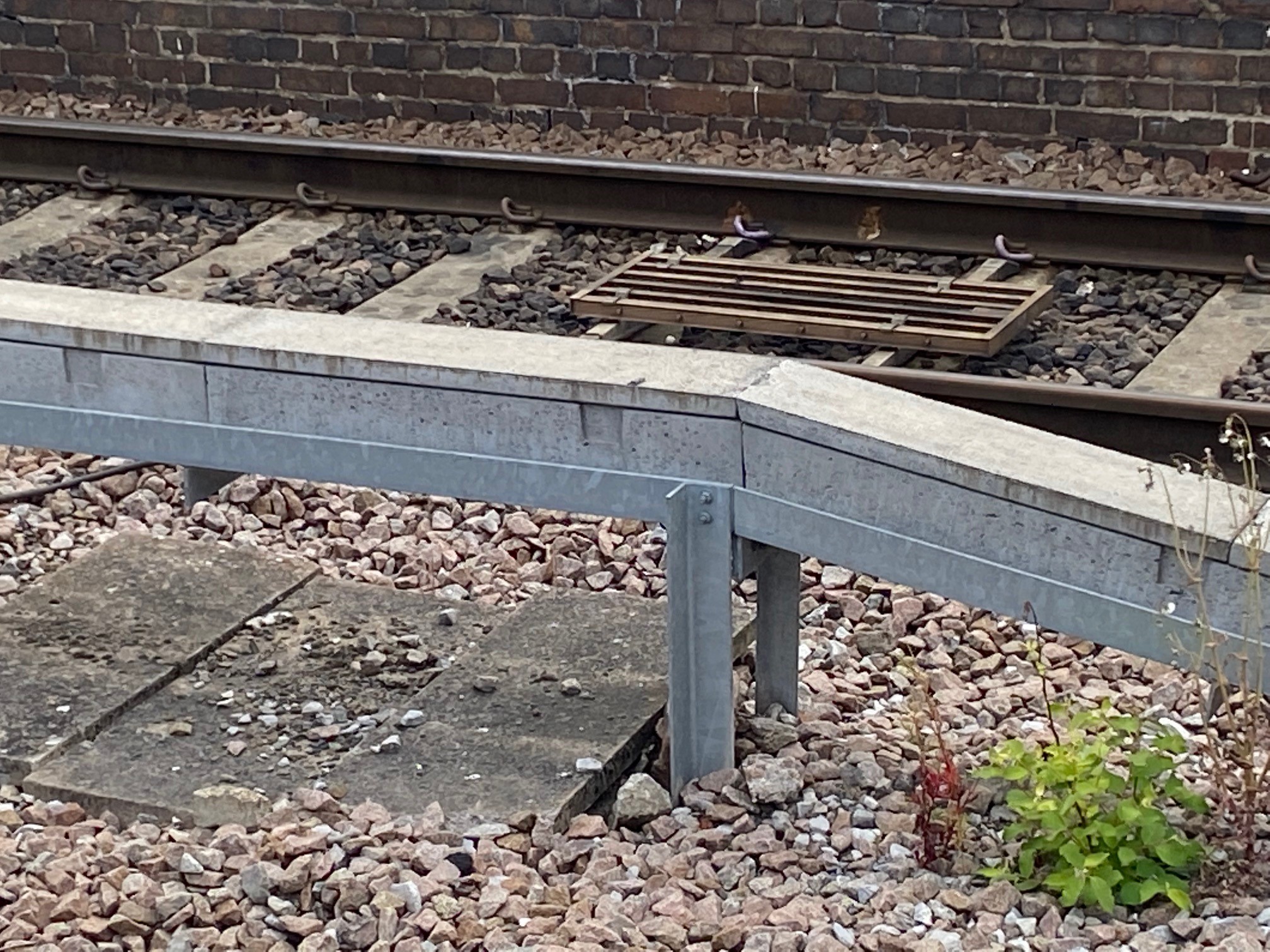 STL file Model Railway Concrete Lineside Trunking - Raised Section 🛤️ ...