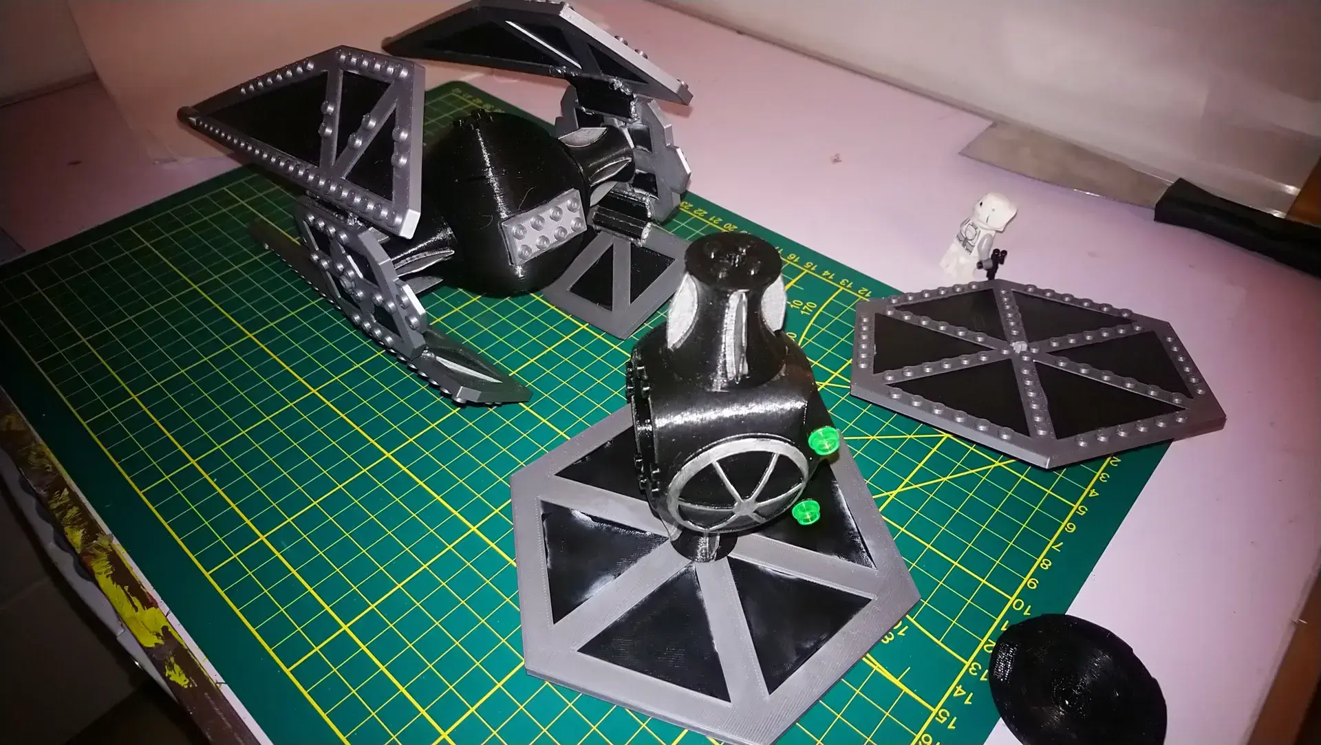 👔 Tie Fighter/Interceptor inspired Spaceship, brick compatible・Free 3D ...