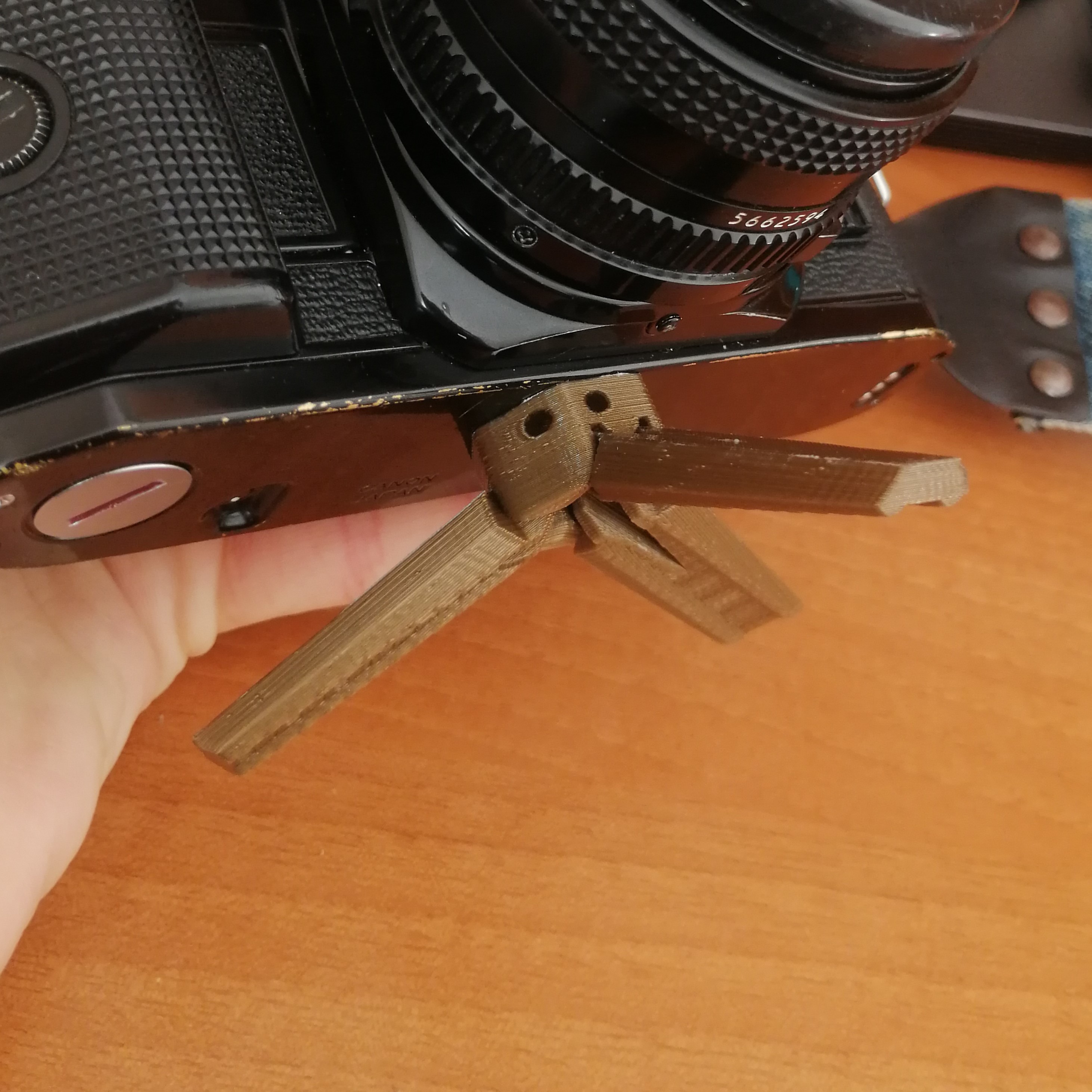 🗝️ Keychain camera tripod (1/4 screw)・3D Print with the p3steel 3D ...