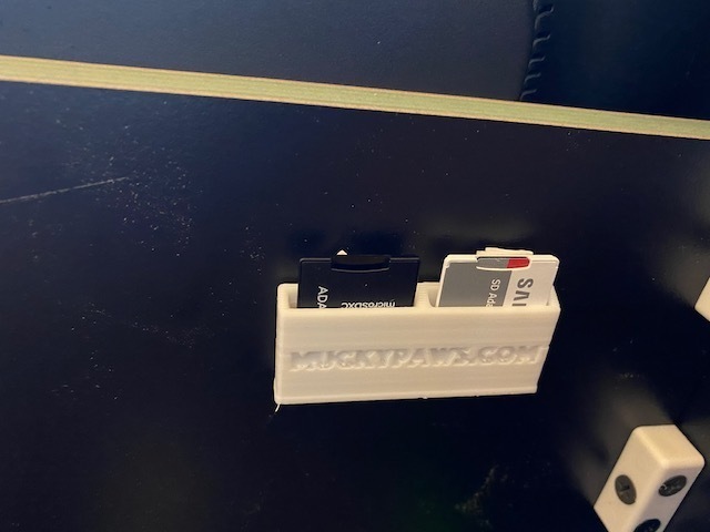 Free 3D file Mounted SD Card Holder Simple 👽・3D printing model to ...