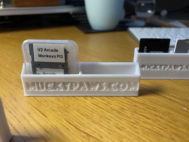 Free 3D file Mounted SD Card Holder Simple 👽・3D printing model to ...