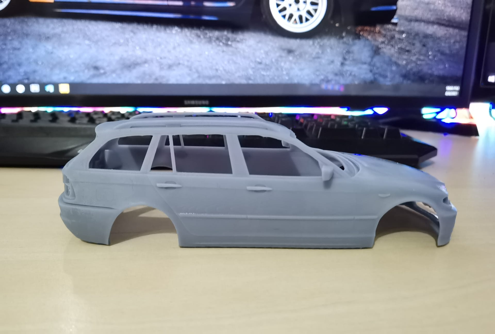 🇺🇸 BMW E46 Touring FL (facelift)・Free STL File for ・Cults