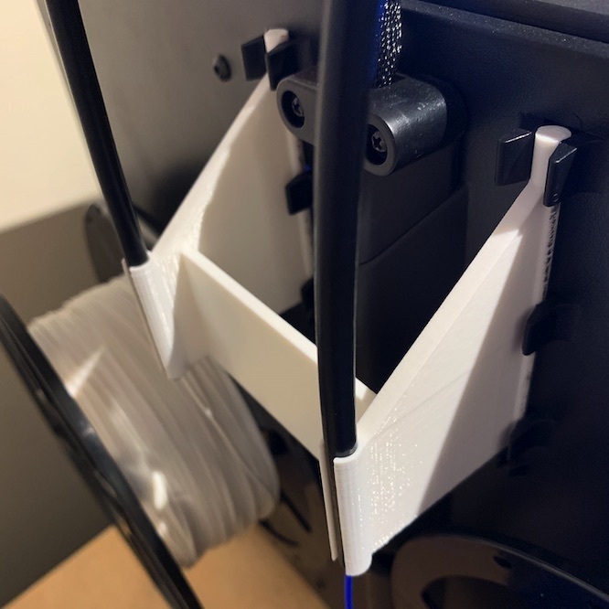 Fichier STL gratuit FlashForge Creator Pro 8cm wide Filament Tube ...