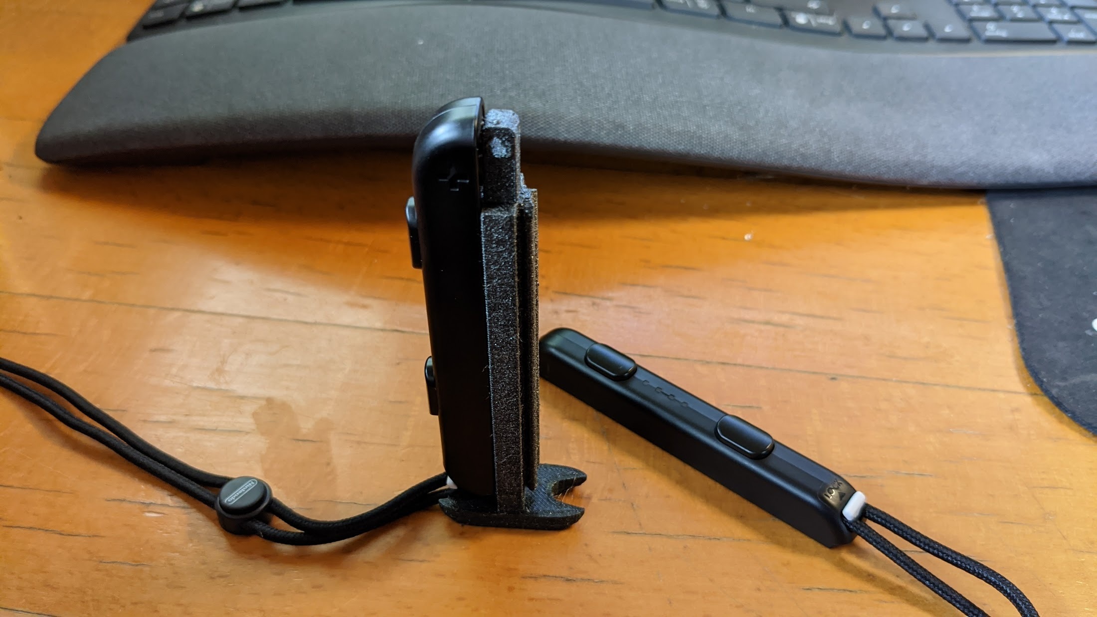 3D printable Joy-Con Grip holder・Cults