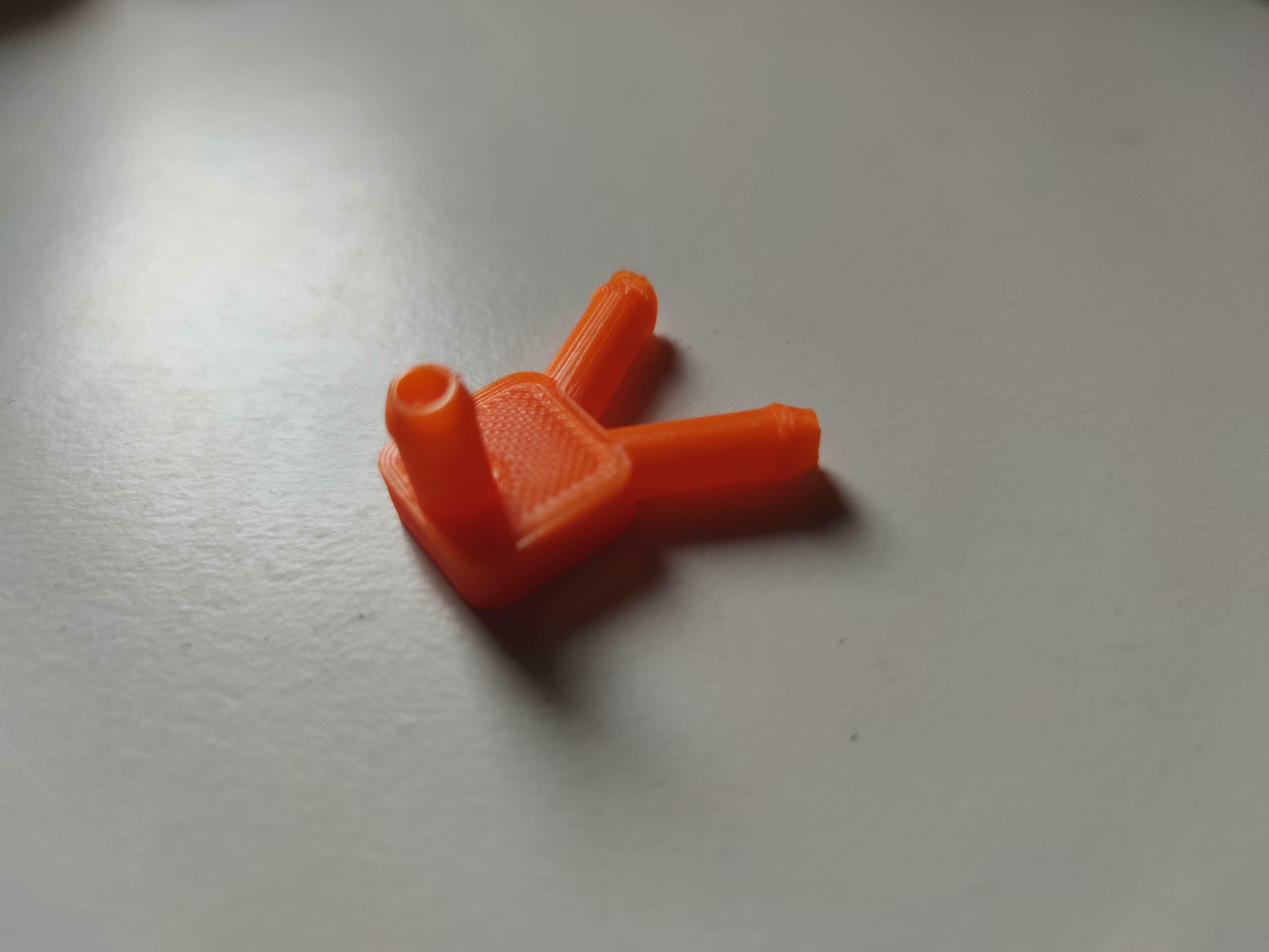 STL file V-shaped 6mm tube joint with upper inlet/outlet 👽・3D print ...