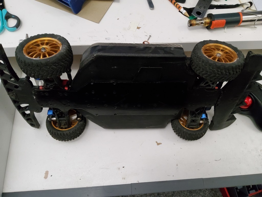 Free 3D file R/C car 1/10 chassis 🚗 ・3D printable model to download・Cults