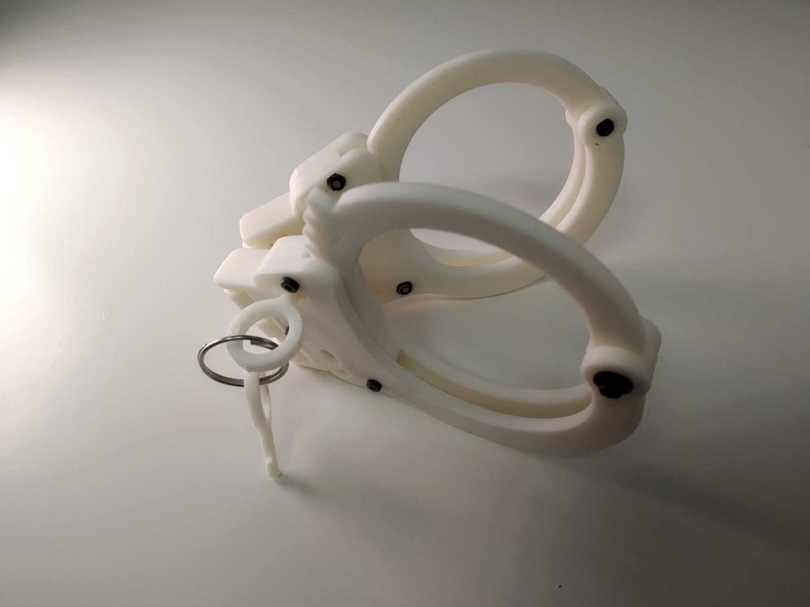 3D printed Hinged Handcuffs | Realistic・Cults