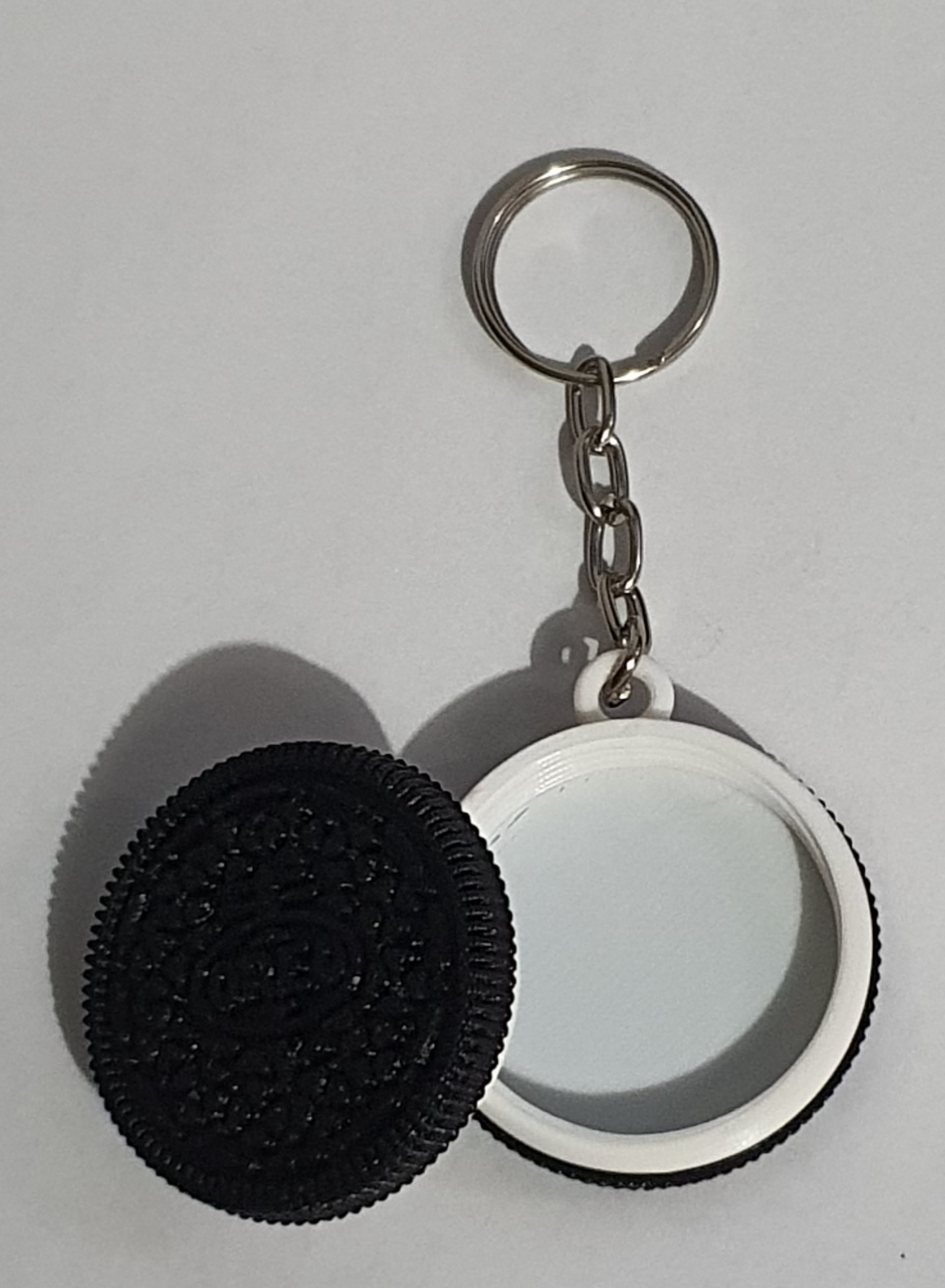 3D file Chocolate Cookie Key Chain Secret Box 🍫 ・3D print object to ...