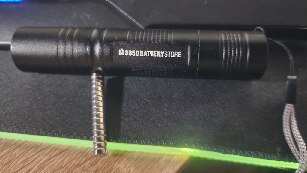 Free 3D file 18650 Store Flashlight w/ 6mm Magnet 🔦 ・3D printer design ...