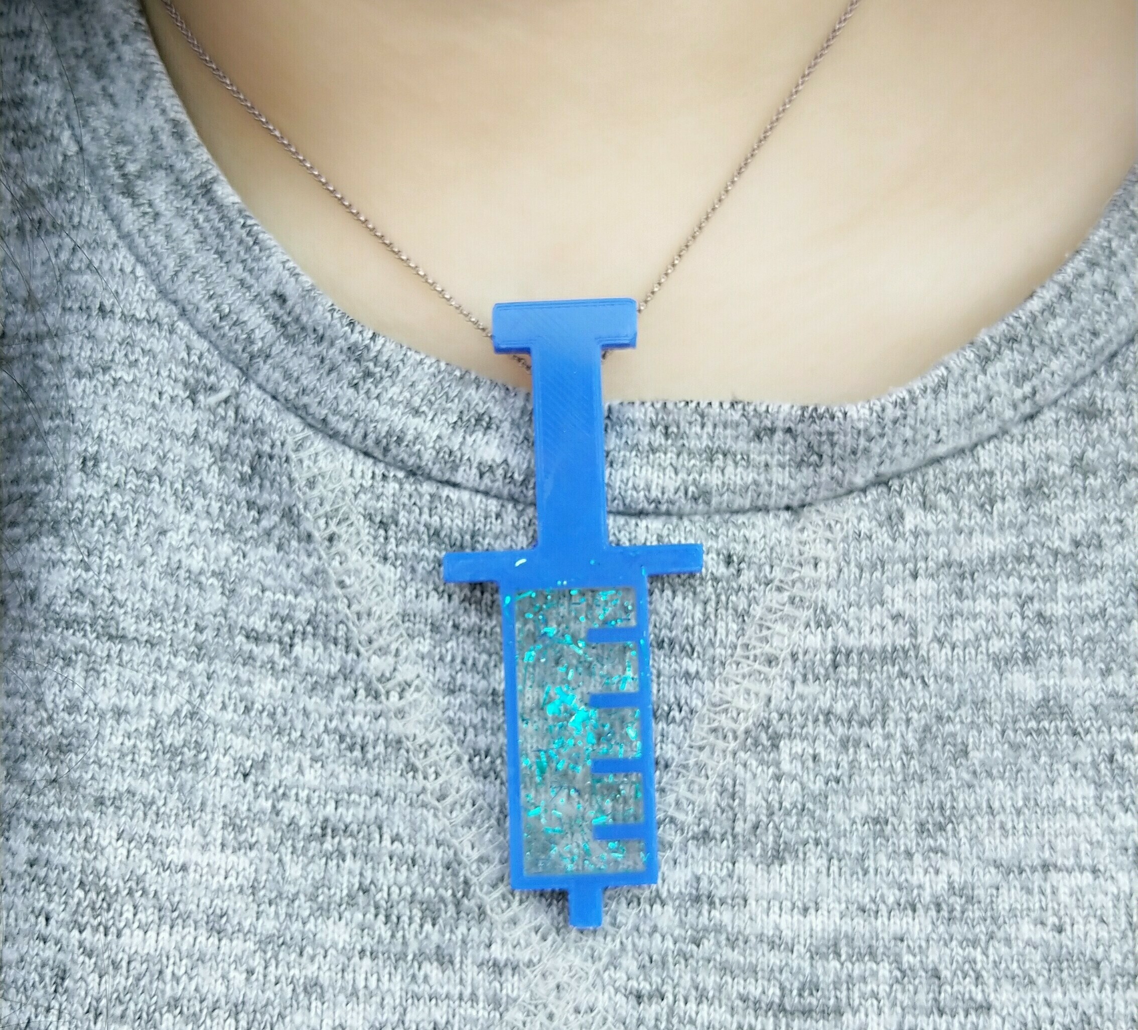 Free STL file Syringe pendant / Vaccine pendant 💉 ・Design to download ...