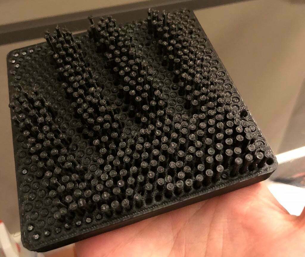 免费 STL 文件 Print-in-place Pin Screen Toy 🧷 （SCAD）・可下载 3D 打印设计・Cults