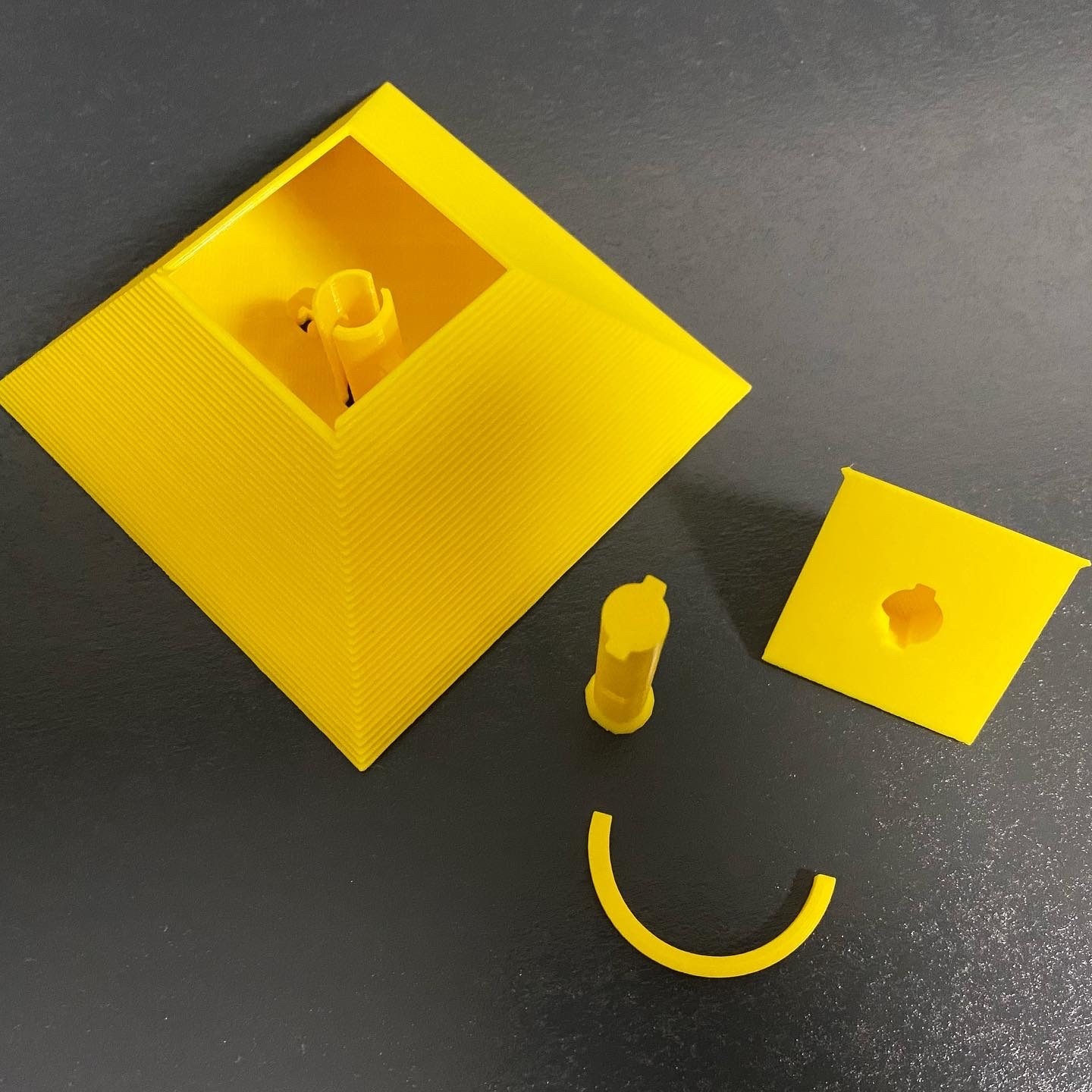 3D printing Pyramid Box • made with Biqu b1・Cults