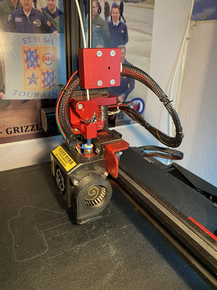 Free STL file Support extrudeur direct drive v9 🔧 ・Design to download ...