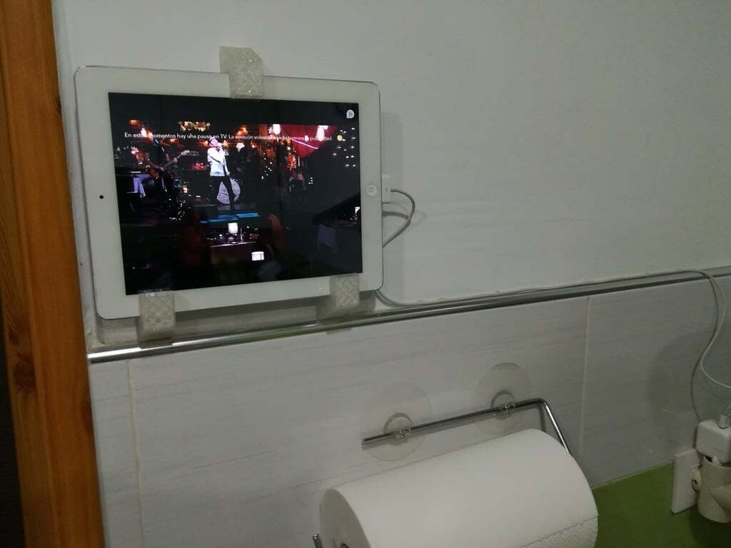 3D printed iPad Wall Mount・Cults