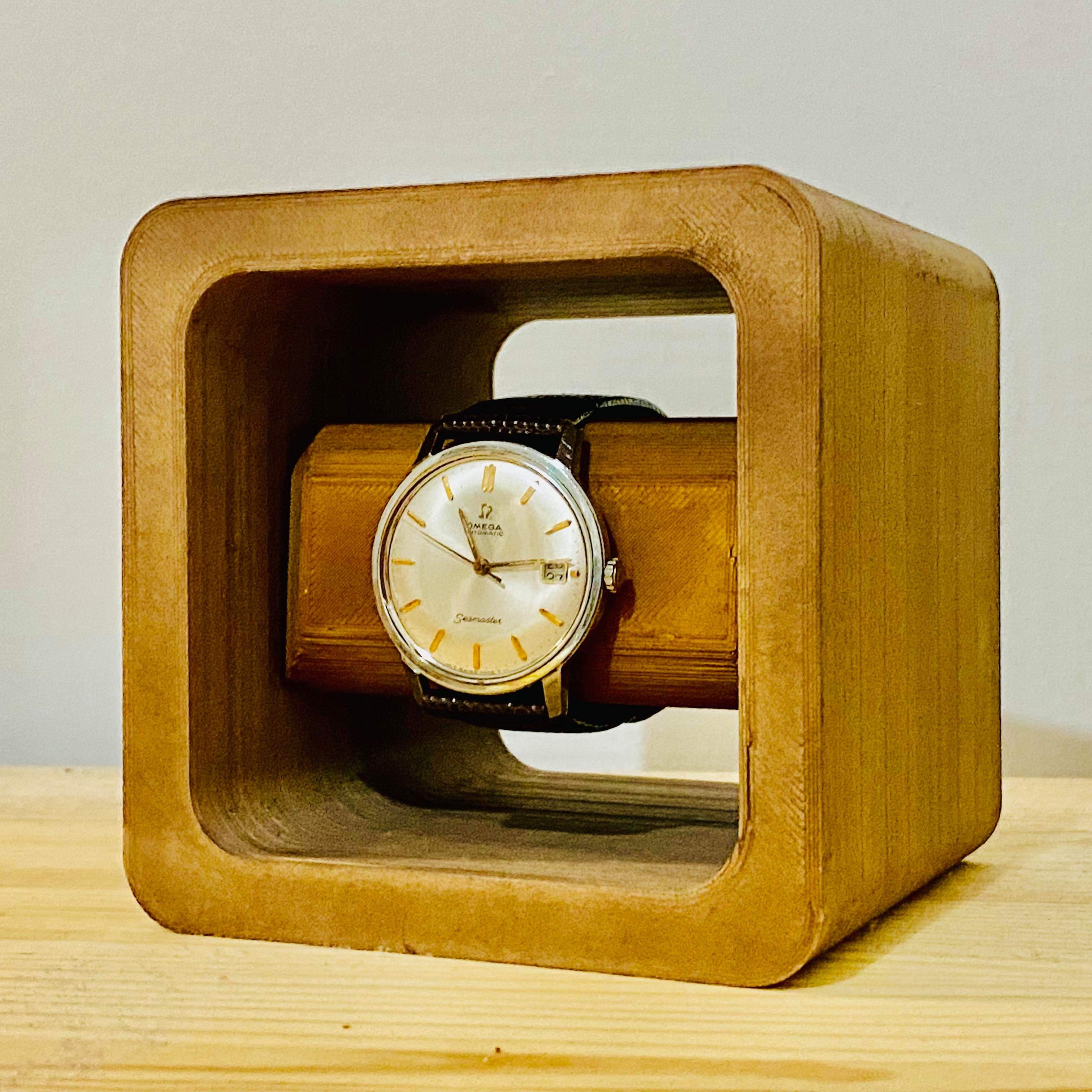 3D file Modern Wooden Watch Display Stand 🪵・3D print design to download ...