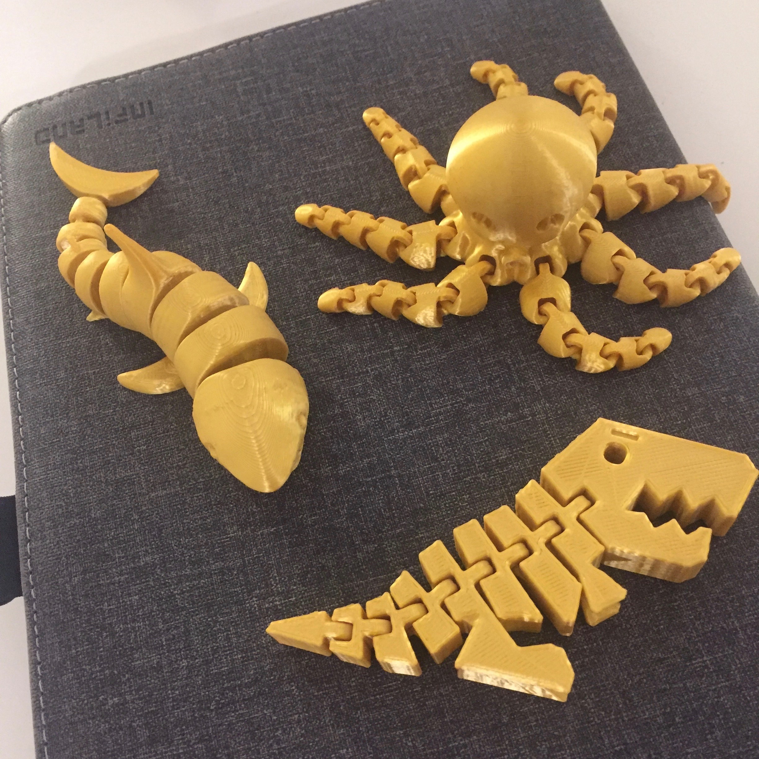 3D printing Flexi Rex with stronger links・Cults