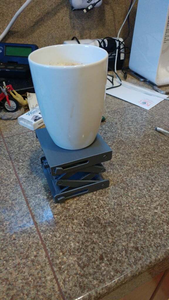 3D printable Platform Jack [Fully Assembled, No Supports]・Cults