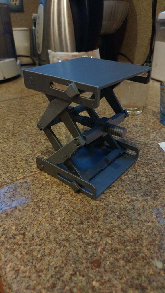 3D printable Platform Jack [Fully Assembled, No Supports]・Cults