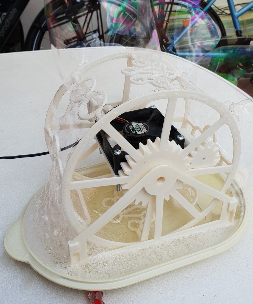 3D printable Vertical Bubble Machine・Cults