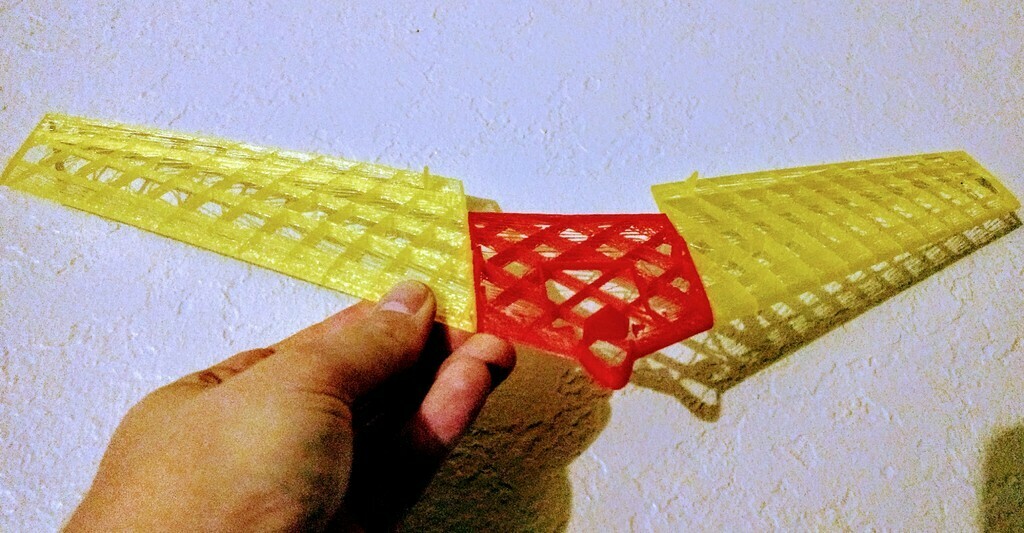 🪶 Micro Flying Wing for V911/F949 receiver bricks・Free 3D File for ・Cults