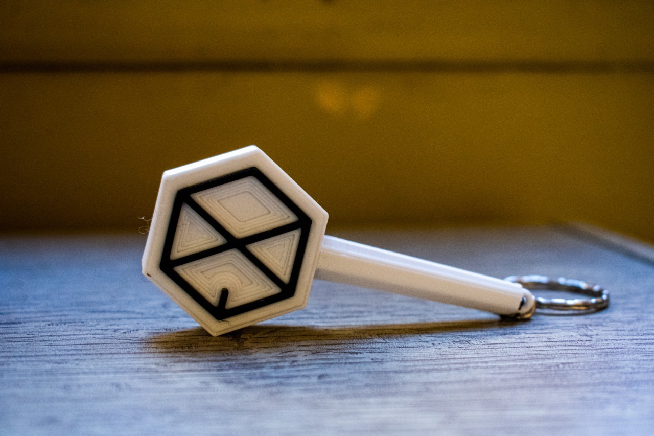STL file EXO Lightstick keychain 🗝️ ・3D printable model to download・Cults