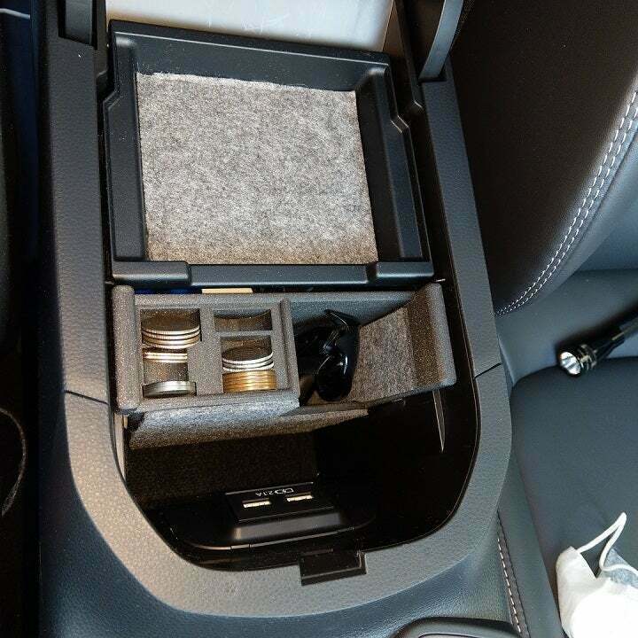 👽 2020 RAV4 Console organizer V3 (coins, oakley's)・Free STL File for ・Cults