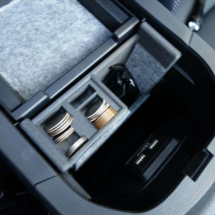 👽 2020 RAV4 Console organizer V3 (coins, oakley's)・Free STL File for ・Cults