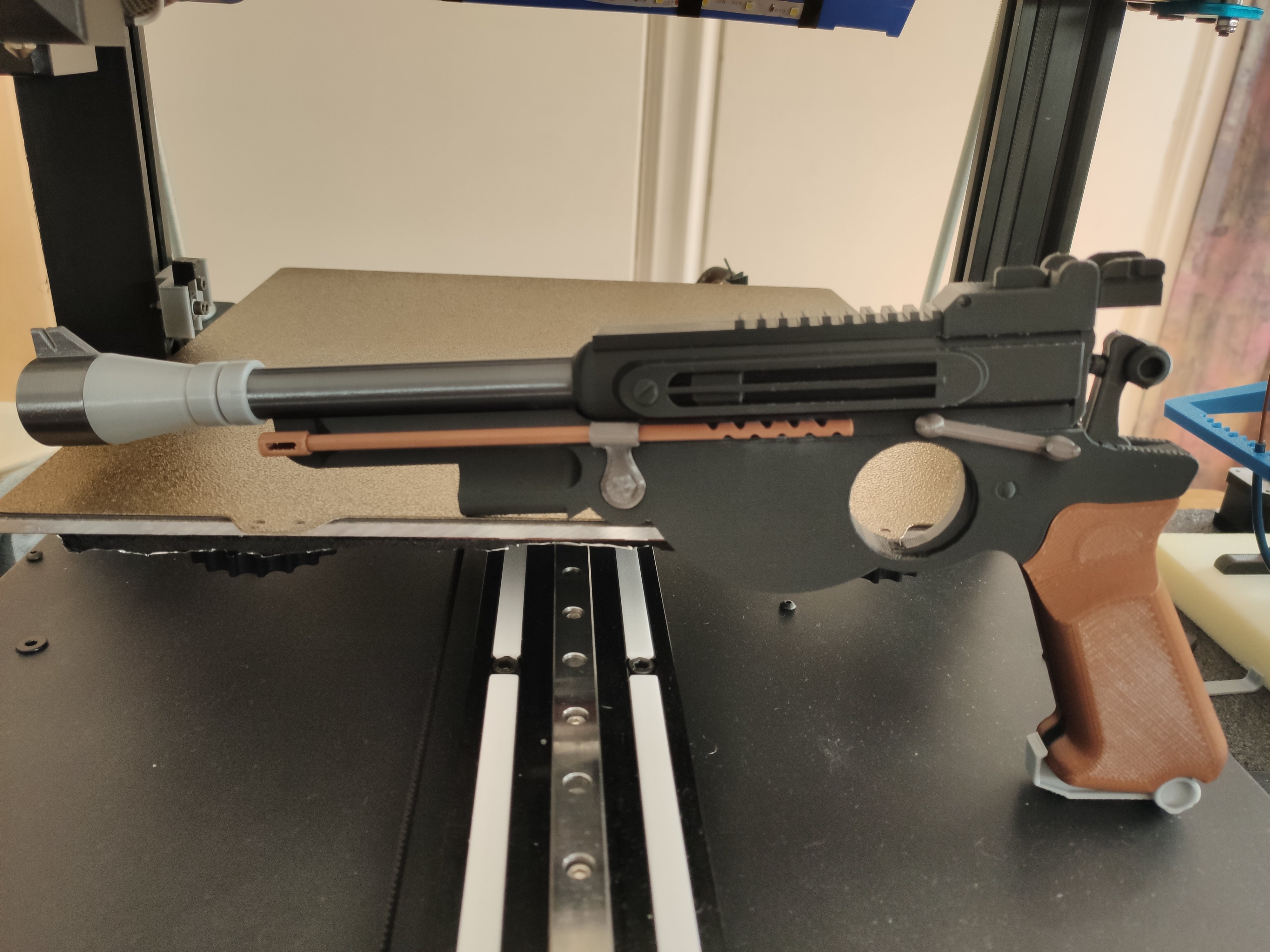 3D printed The Mandalorian Blaster (Final Version)・Cults