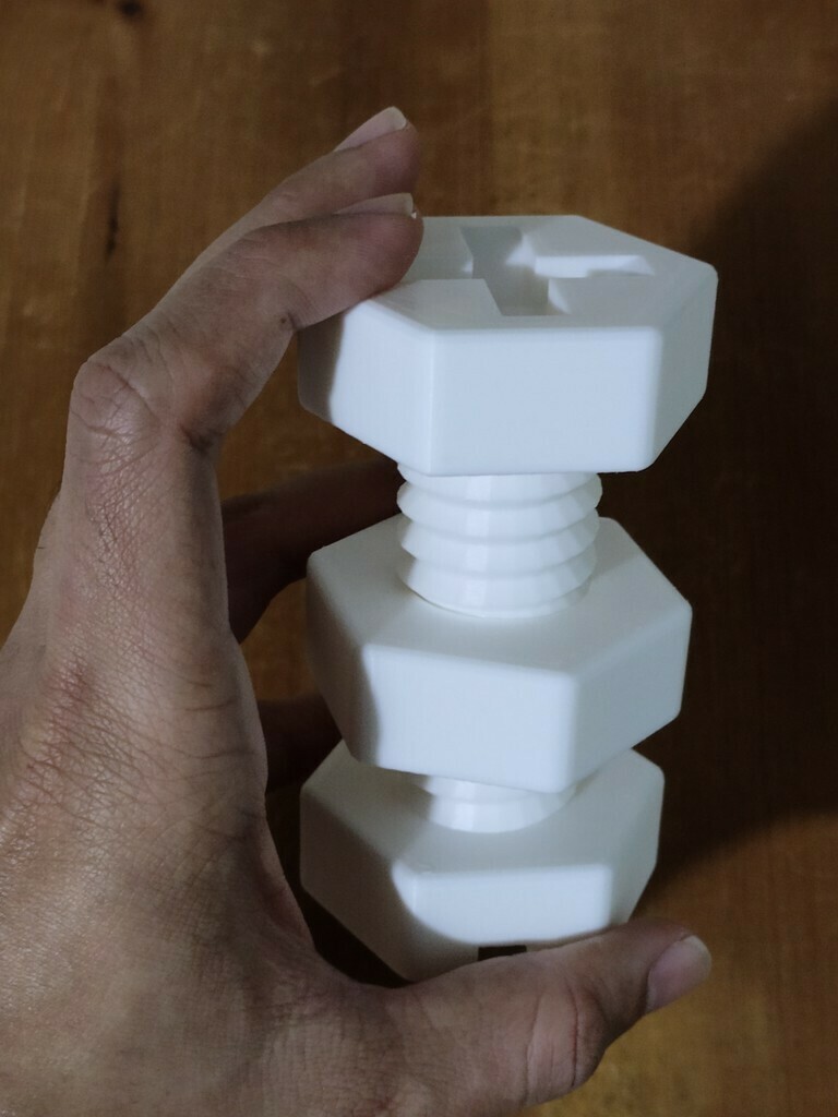 Free 3D file Fidget Toy - Captive Nut 👌 ・3D printer model to download・Cults