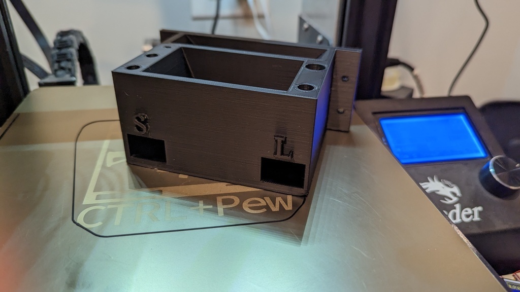 Free 3D file RCBS Universal Hand Primer Box - Wall Mount ・3D print ...