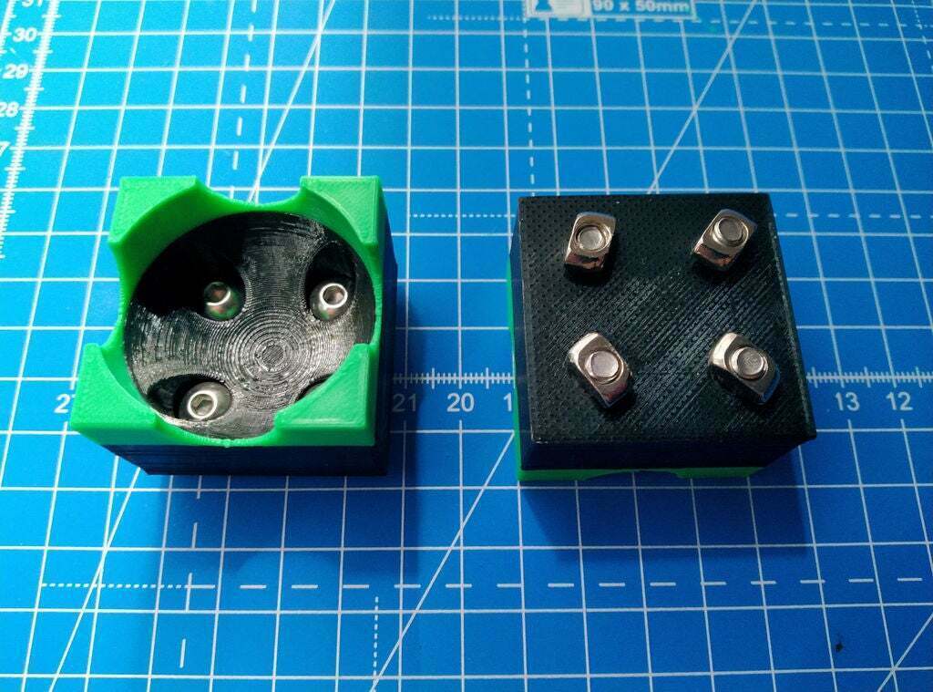 🦶 Squash Ball Foot Rectangular for 2040 Extrusion・Free STL File for ・Cults